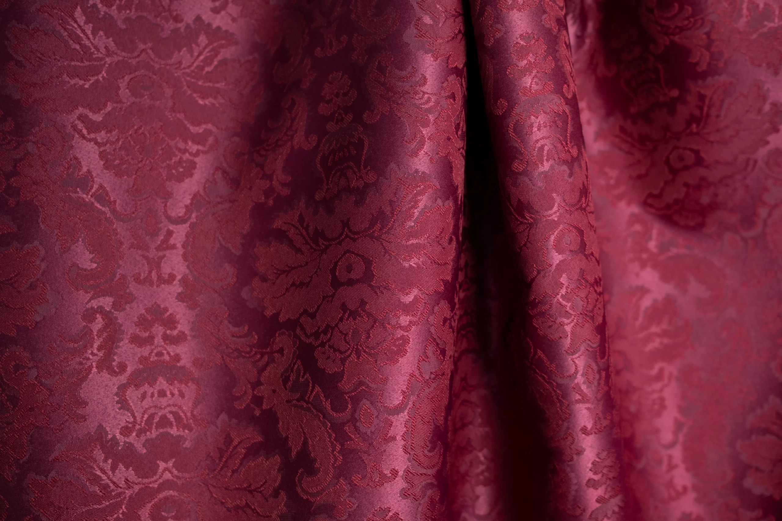 Tela Damasco: Usos y más | Guía de Telas 2024